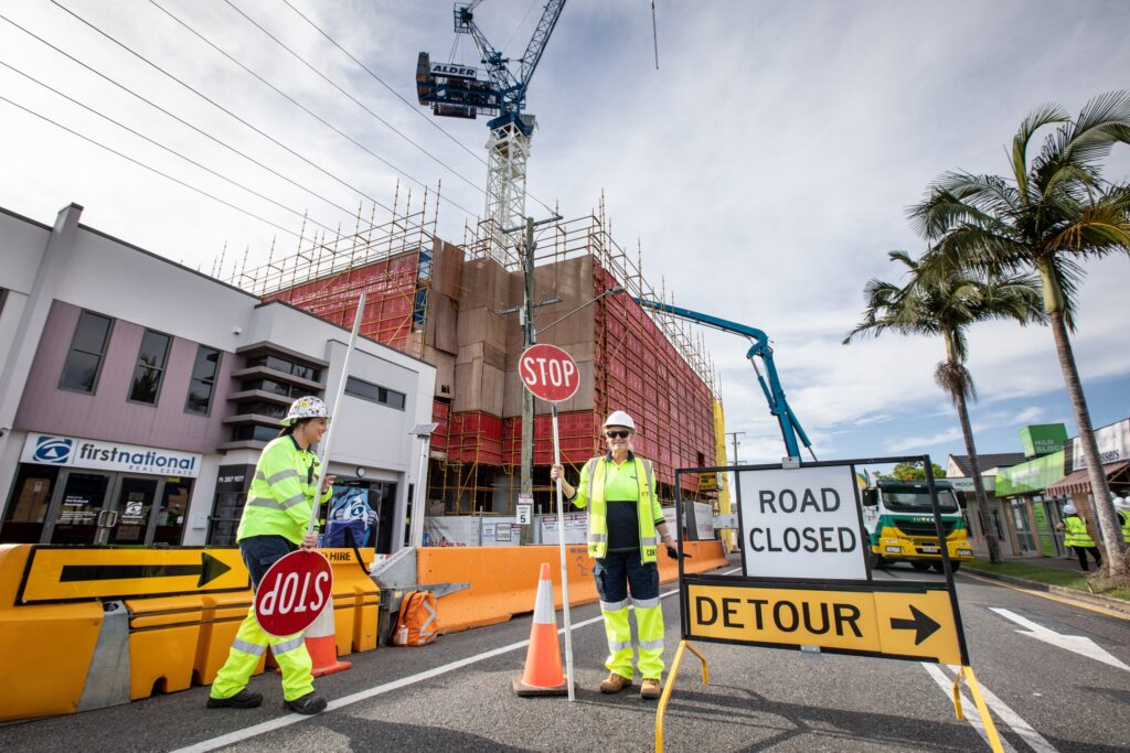 In road into construction — Alder